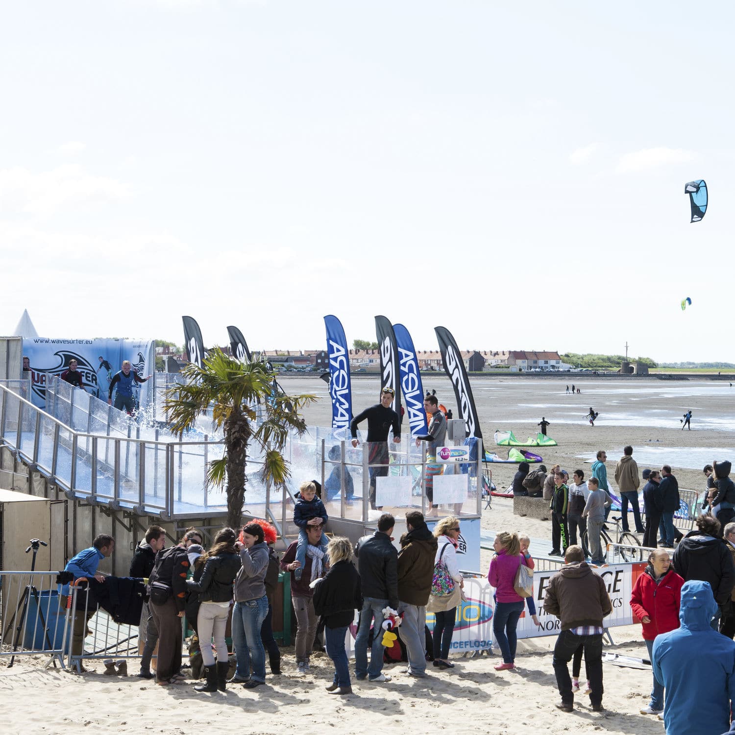 Custom-made artificial surf wave - mobile compy - WAVESURFER - outdoor