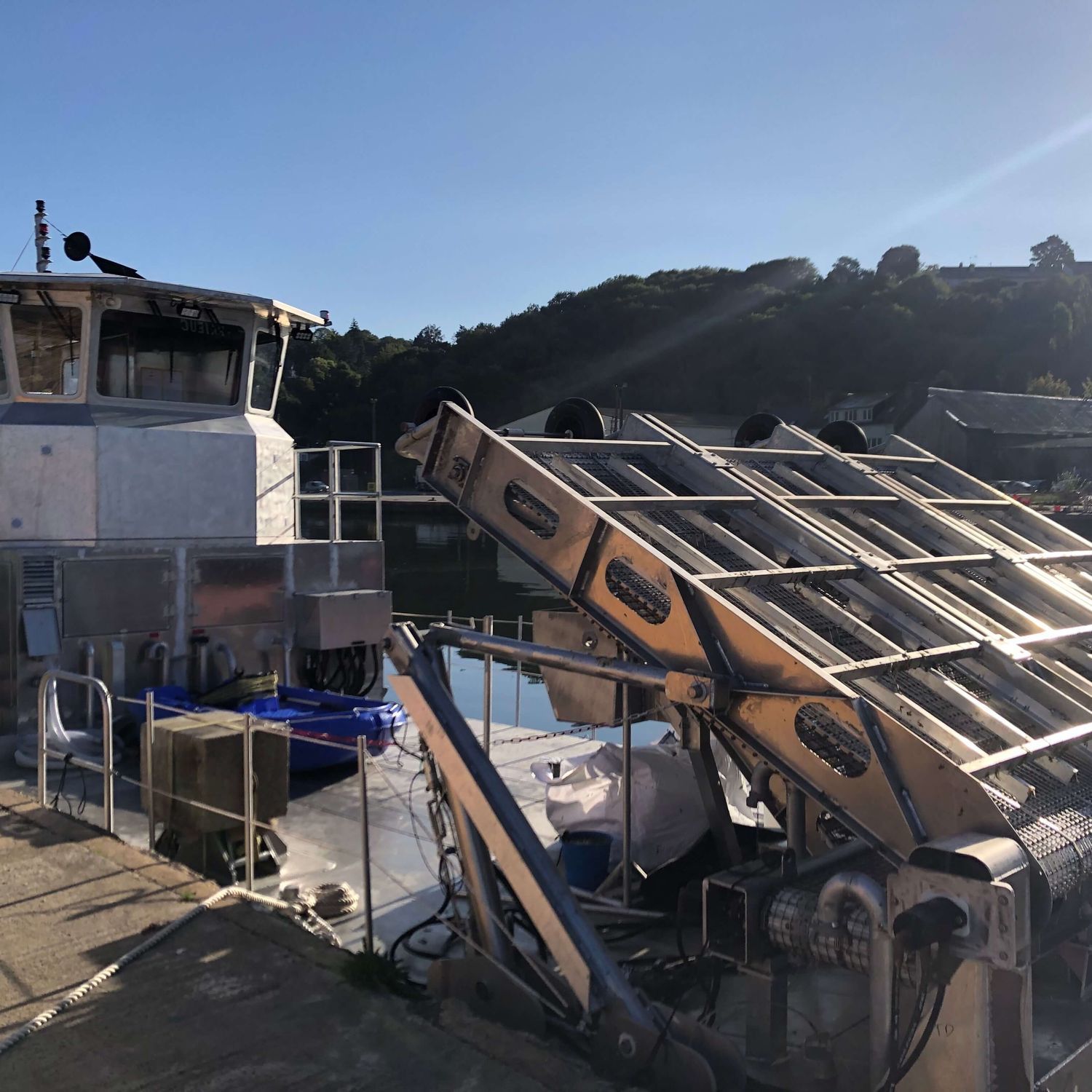 Work boat - Water Waste Collector 100 - Efinor Sea Cleaner - work barge ...