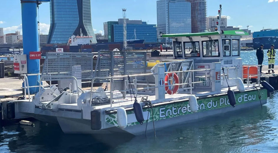 Pollution control boat - MULTI CLEANER 100 E - Efinor Sea Cleaner ...