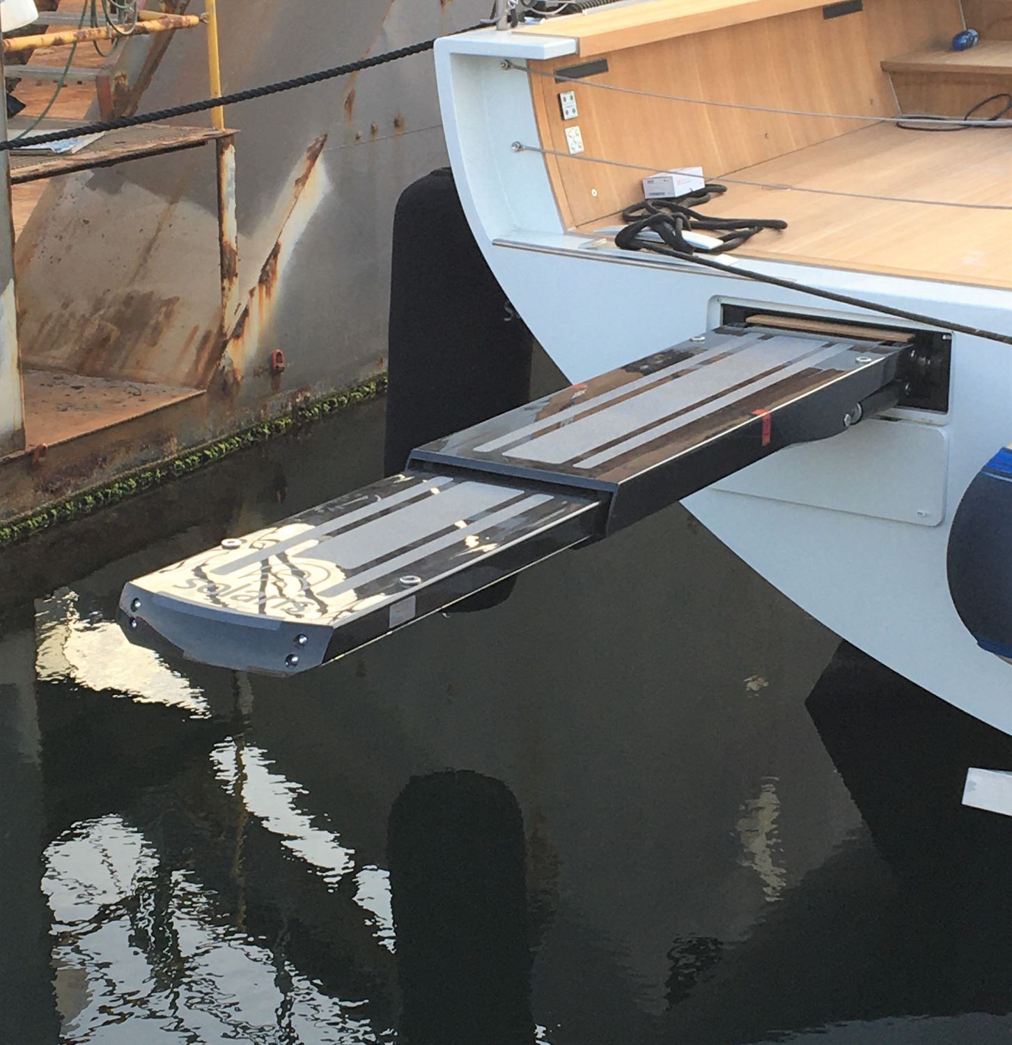 Boat gangway - D2.5 - CARBON EQUIPMENT ltd - for yacht / telescopic ...