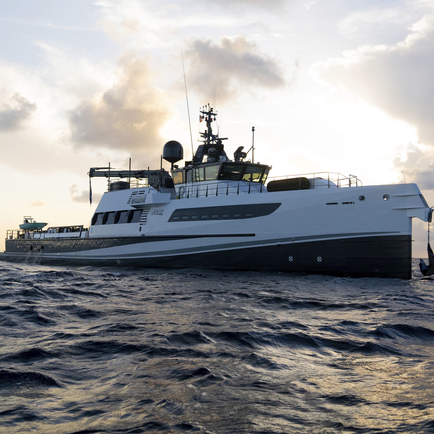 Fishing mega-yacht - AXIS - Damen Yachting - raised pilothouse ...