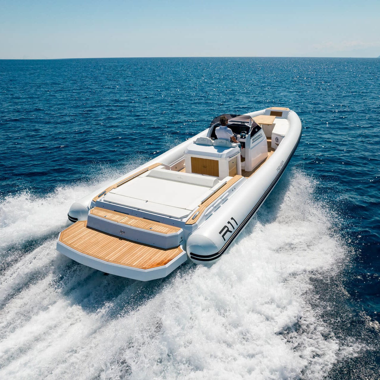 Inboard inflatable boat - R11 BOW RIDER - RENIER - twin-engine / rigid ...