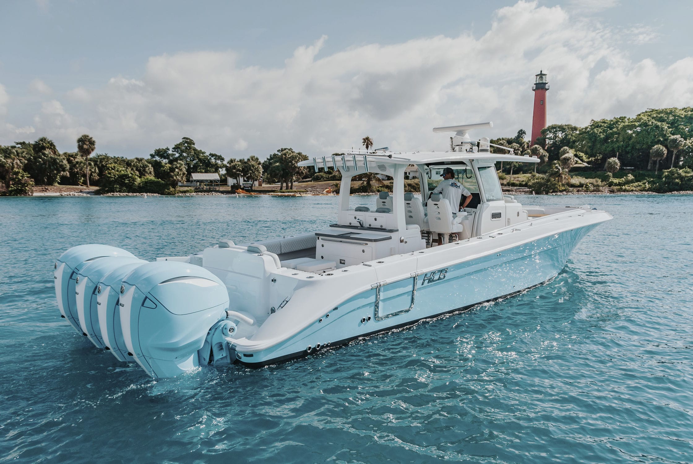 Multihull express cruiser - 42' LUJO - HCB Yachts - outboard / four ...