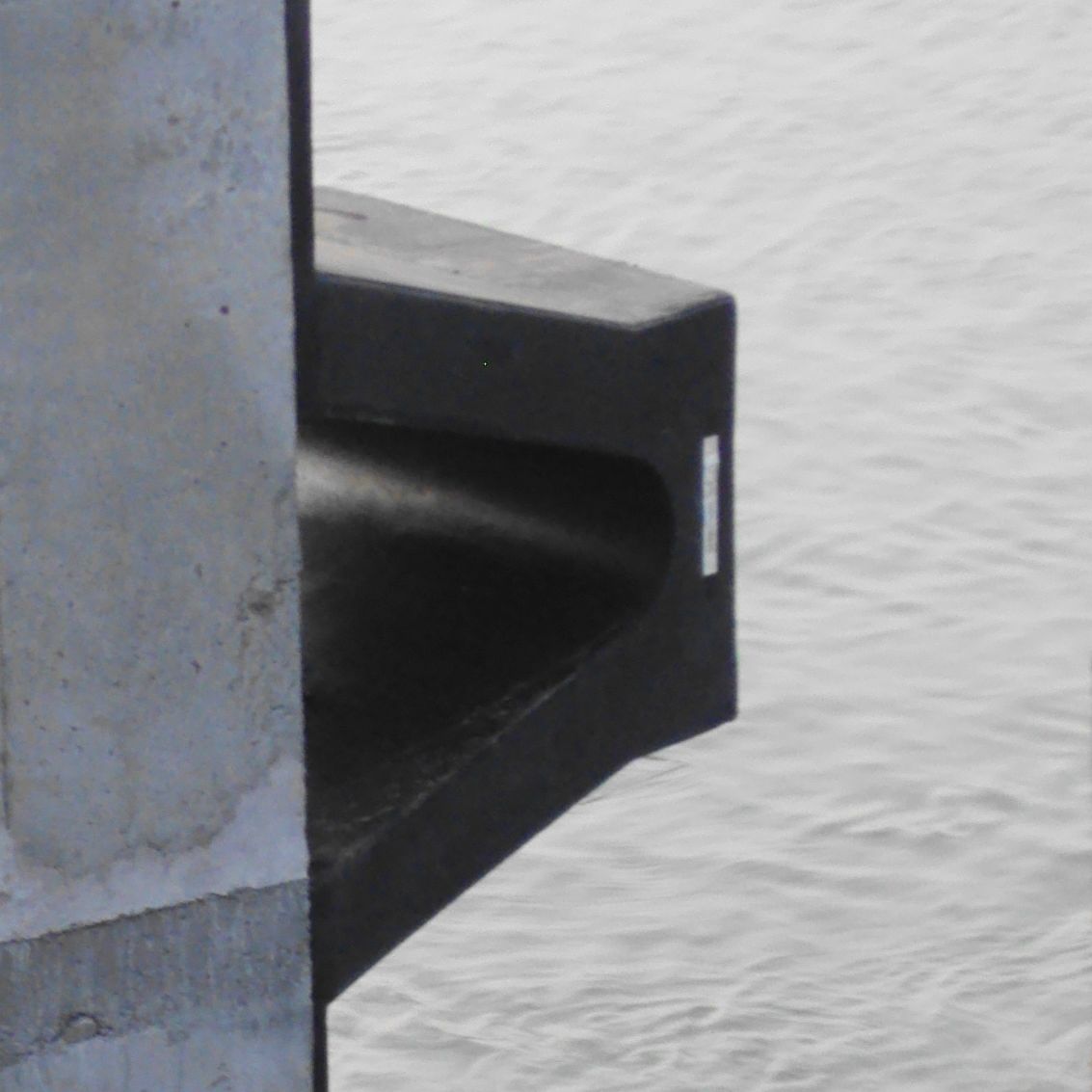 Harbor fender - DAV series - IRM Offshore and Marine Engineers PVT. LTD ...