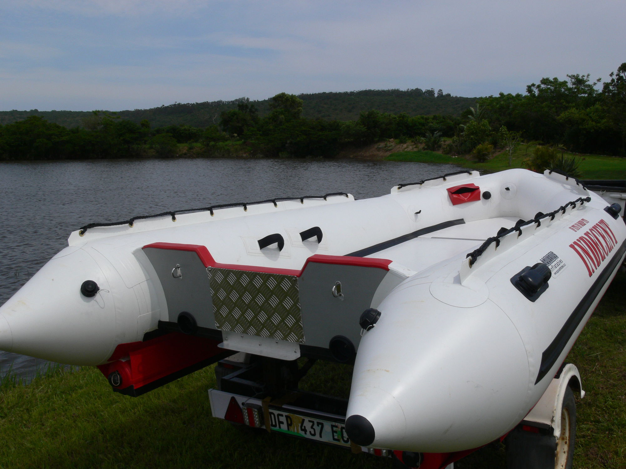 Inflatable catamaran - 4.1m Aquacat - Aquarius Inflatables - outboard ...