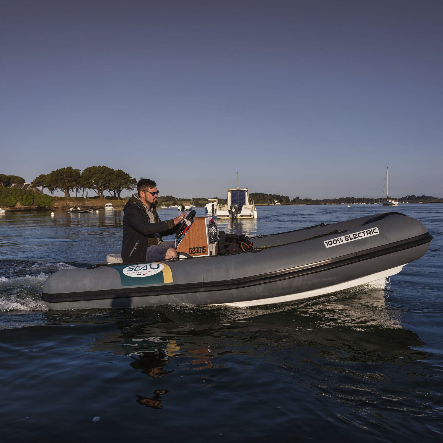 Inboard inflatable boat - JET BOAT 300 - Sea U Experience - jet-ski ...