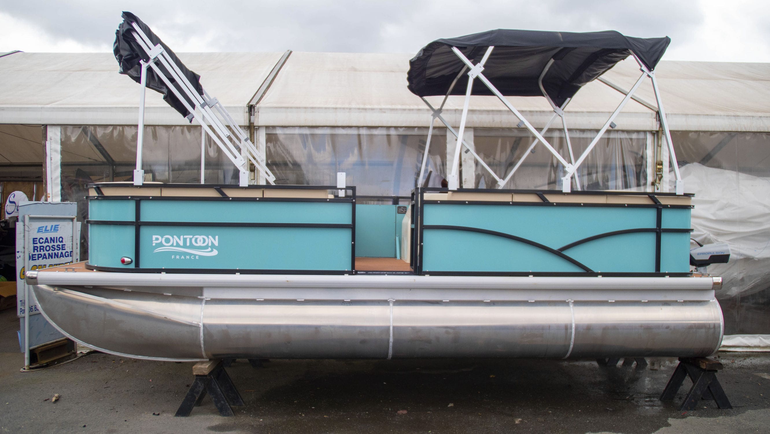Outboard pontoon boat - FREYA 580 - PONTOON FRANCE - open / side ...