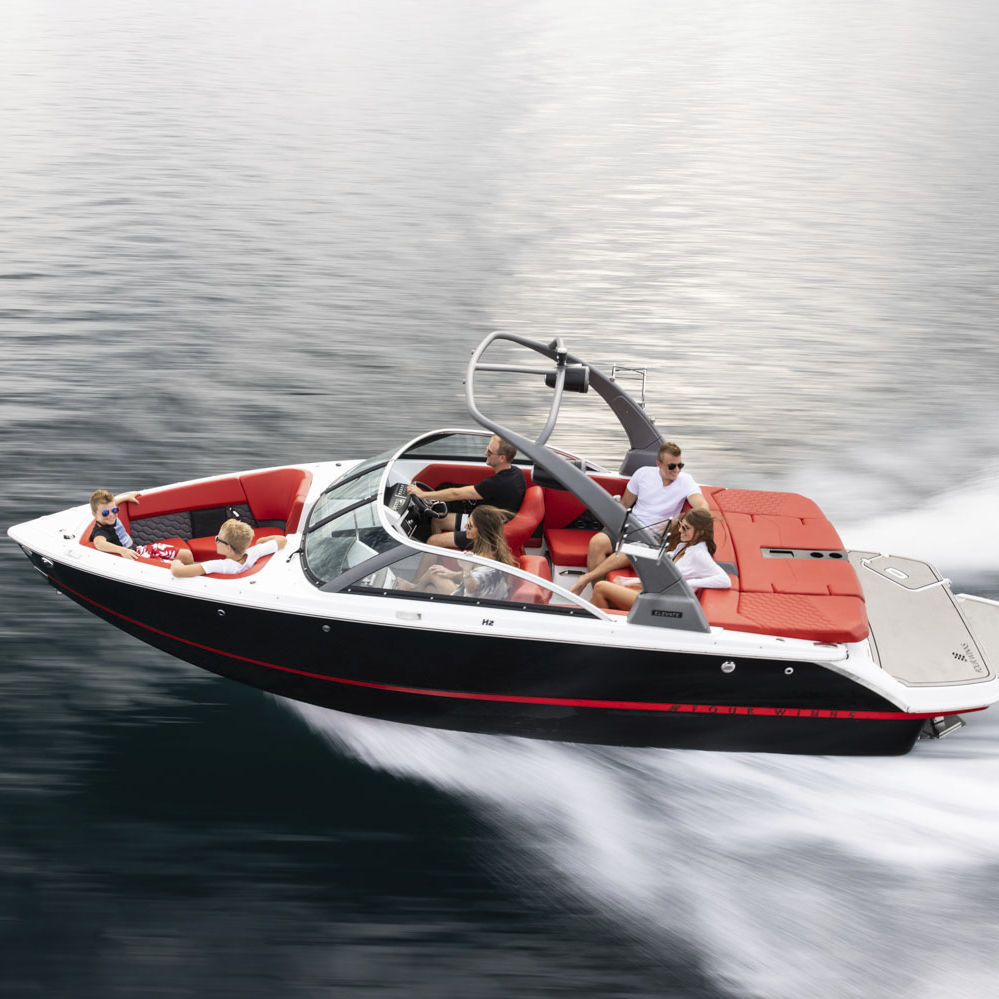 Inboard runabout - H2 - Four Winns - outboard / dual-console / bowrider