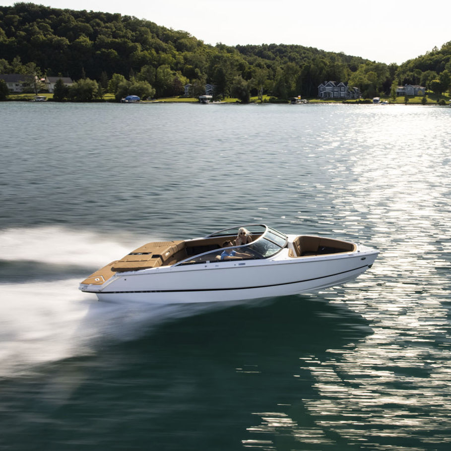 Inboard runabout - H4 - Four Winns - outboard / dual-console / bowrider