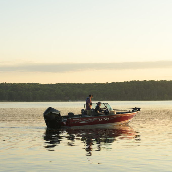 Outboard runabout - 2025 IMPACT XS - Lund - dual-console / bowrider / ski
