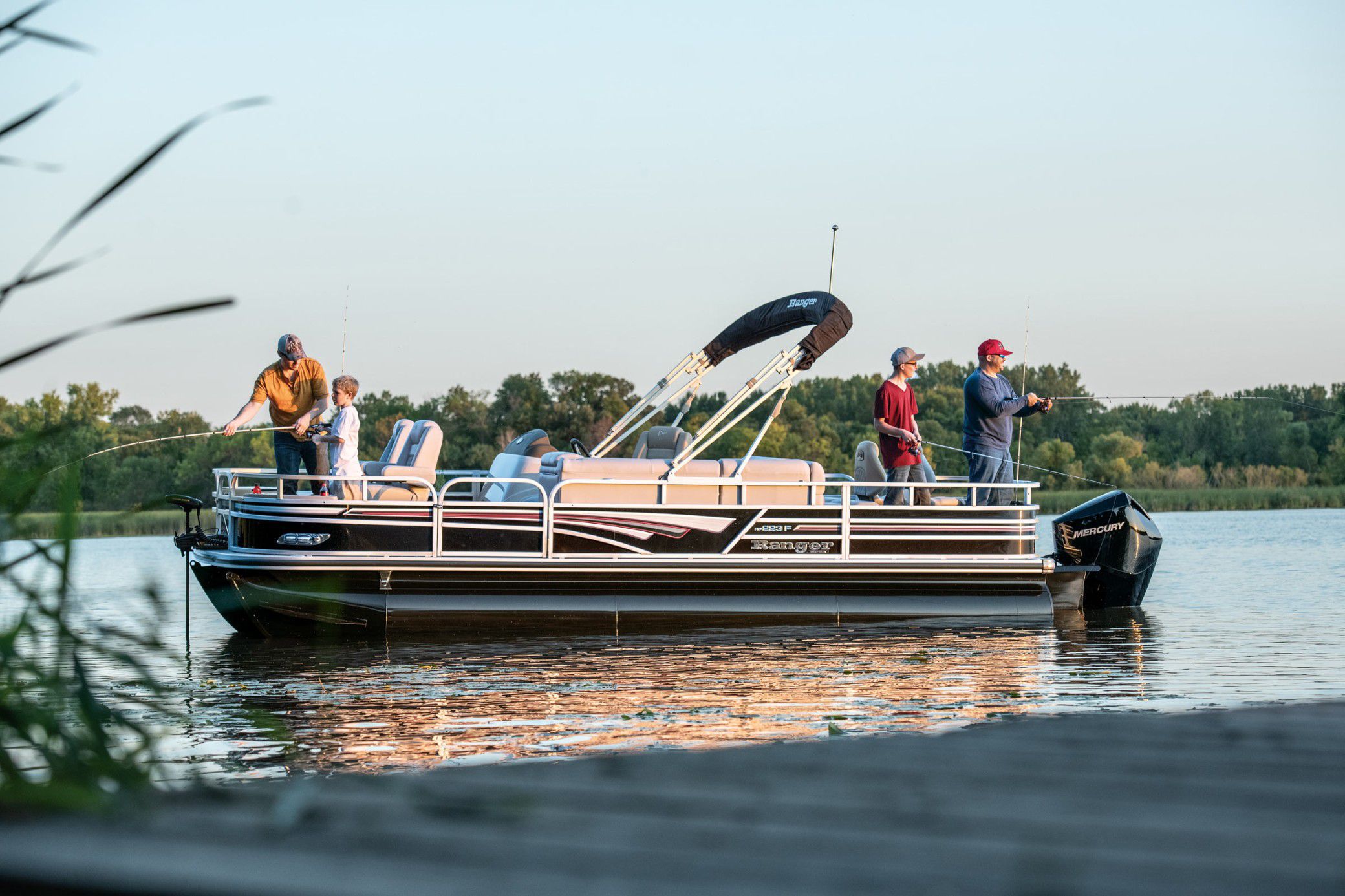 Outboard pontoon boat - 223F - Ranger Boats - open / side console ...