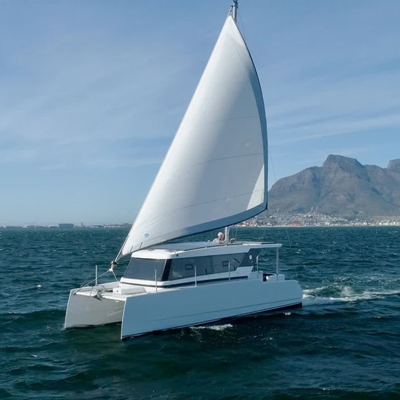 Catamaran - 30 - HopYacht - cruising / 1-cabin / twin-berth