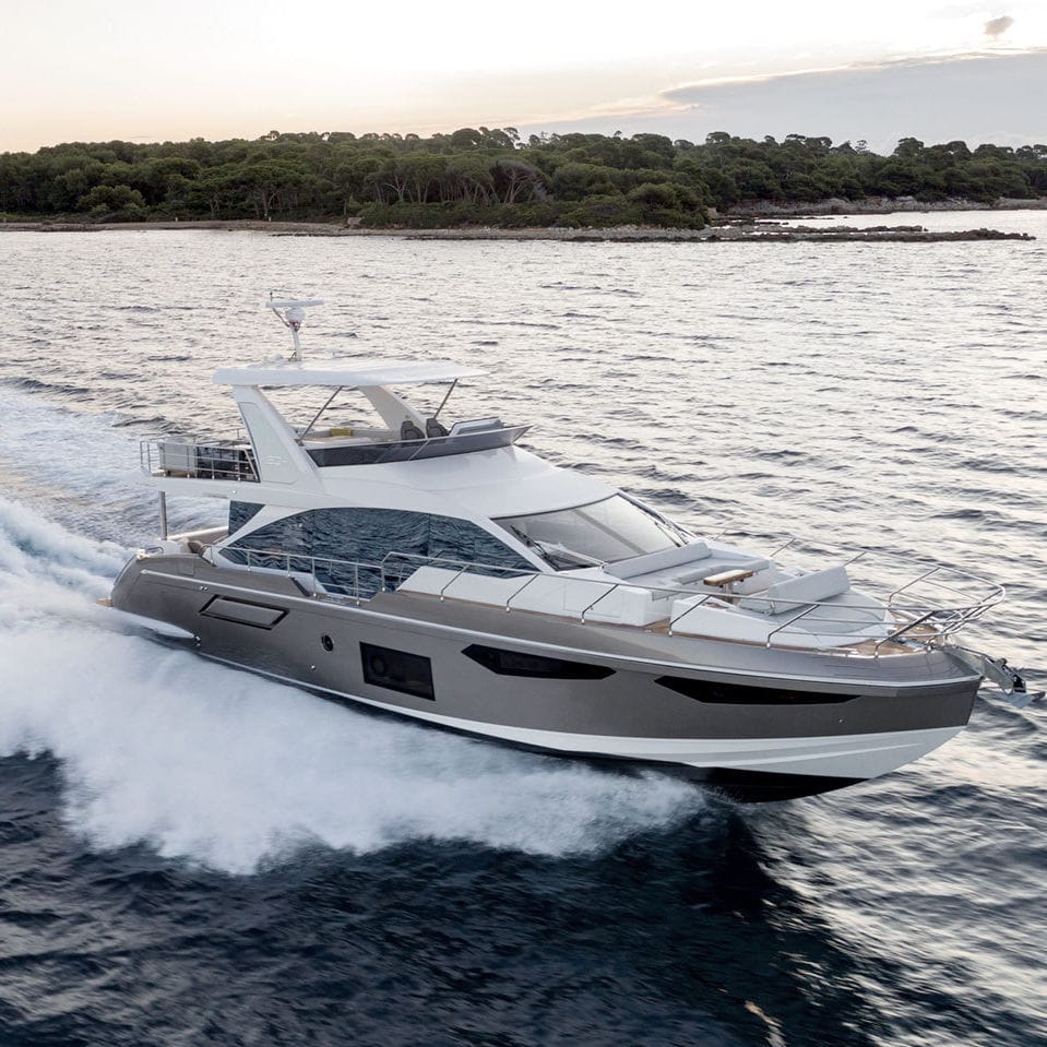 Cruising motor yacht - 60 - Azimut - flybridge / hard-top / 3-cabin