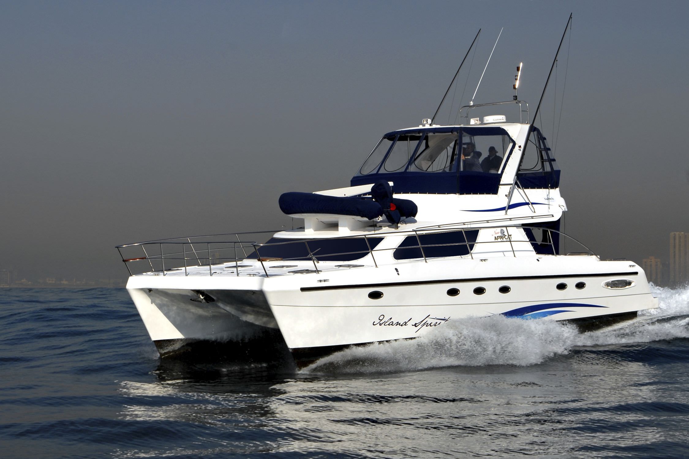 Catamaran express cruiser - POWERCAT 450 - African Cats - inboard ...