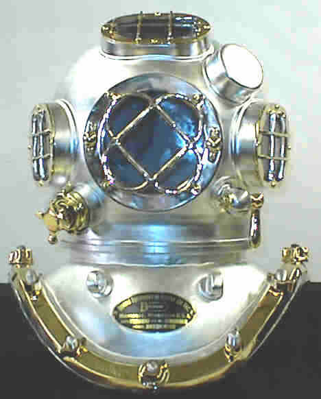Professional diving helmet - 29134A - DESCO Corporation