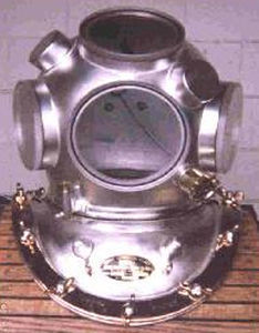 Professional diving helmet - 29400 - DESCO Corporation