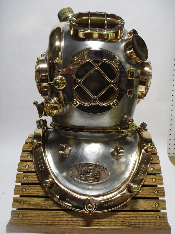 Professional diving helmet - M0121 - DESCO Corporation