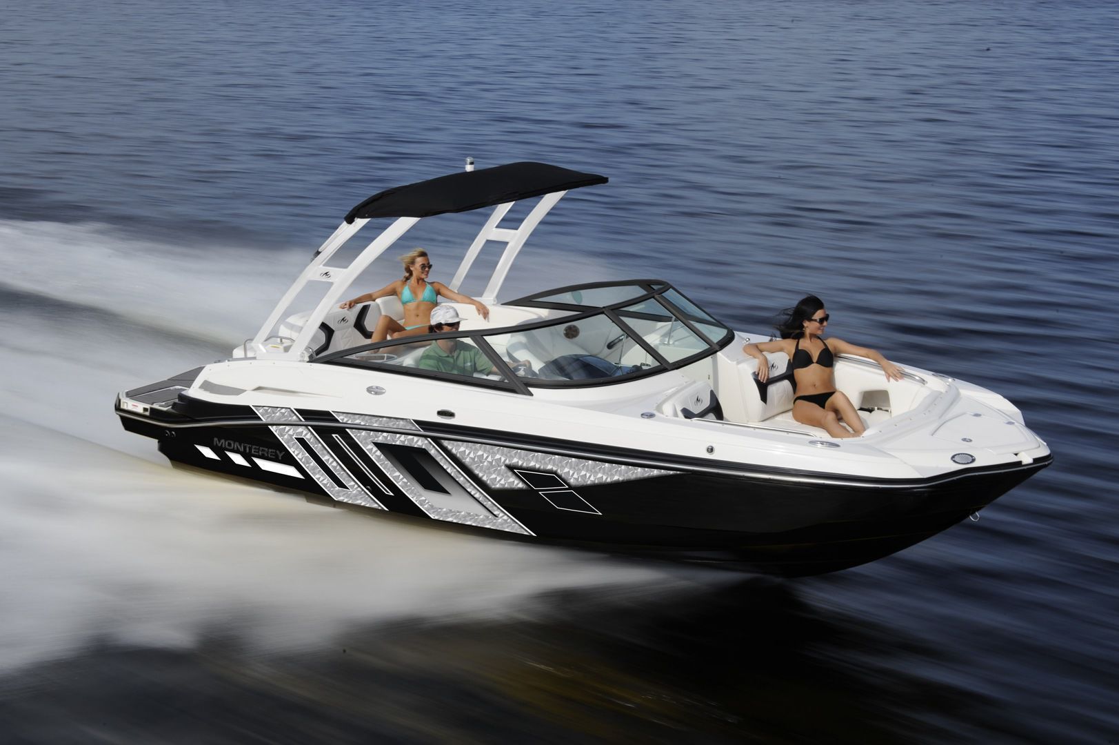 Inboard runabout - M4 - Monterey Boats - dual-console / bowrider / open