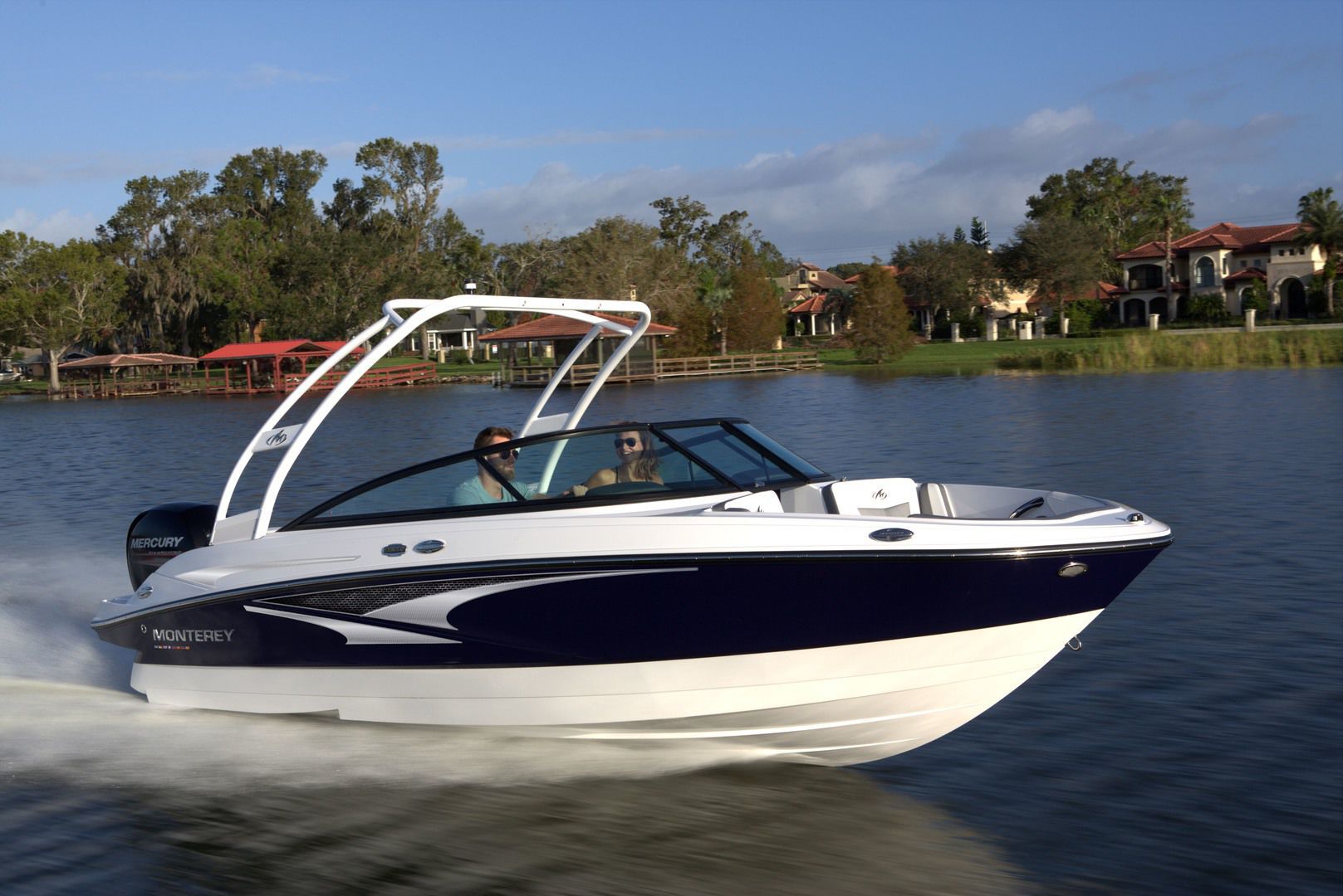 Outboard runabout - M-205 - Monterey Boats - dual-console / bowrider / open
