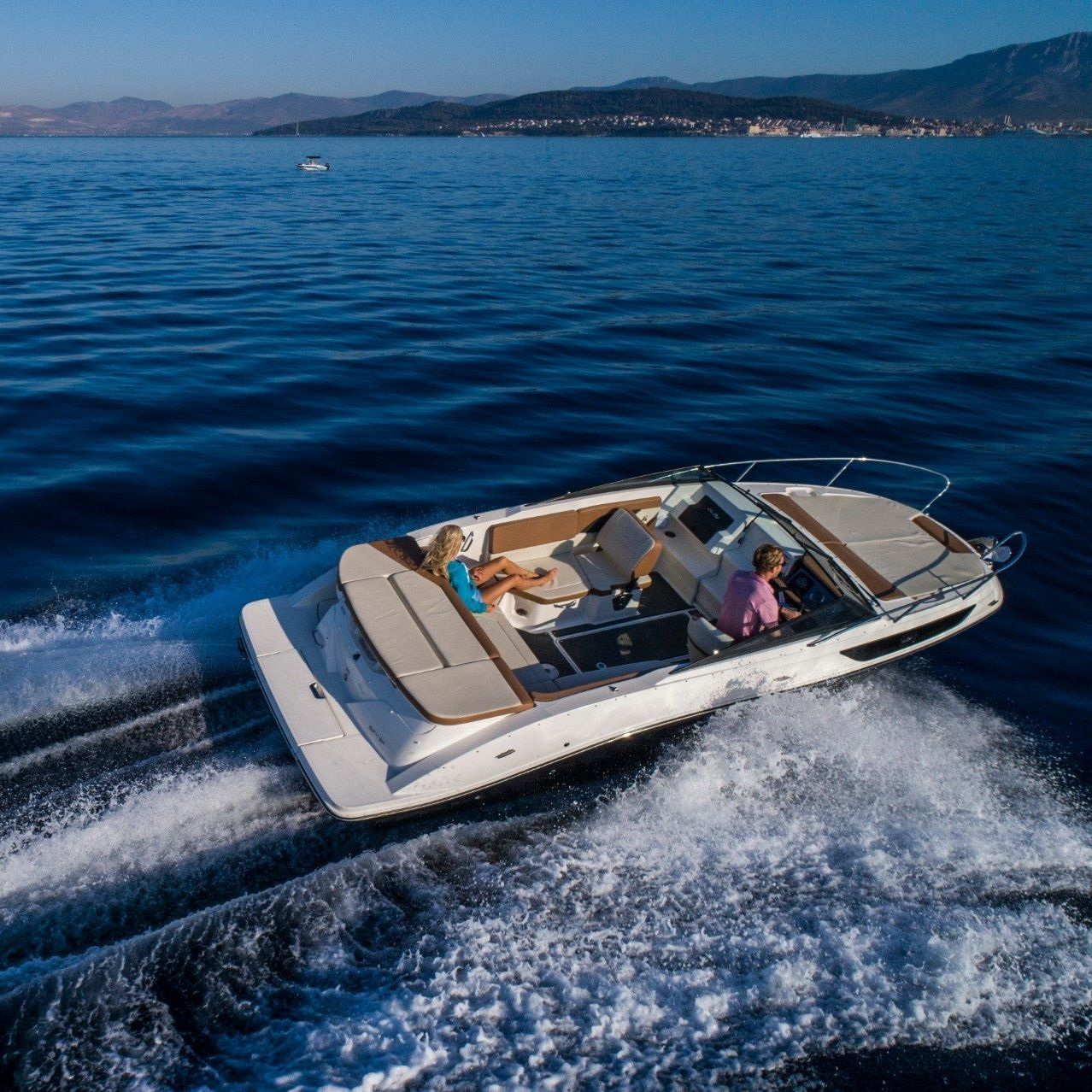 Sterndrive runabout - SUN SPORT 230 - Sea Ray - dual-console / bowrider ...