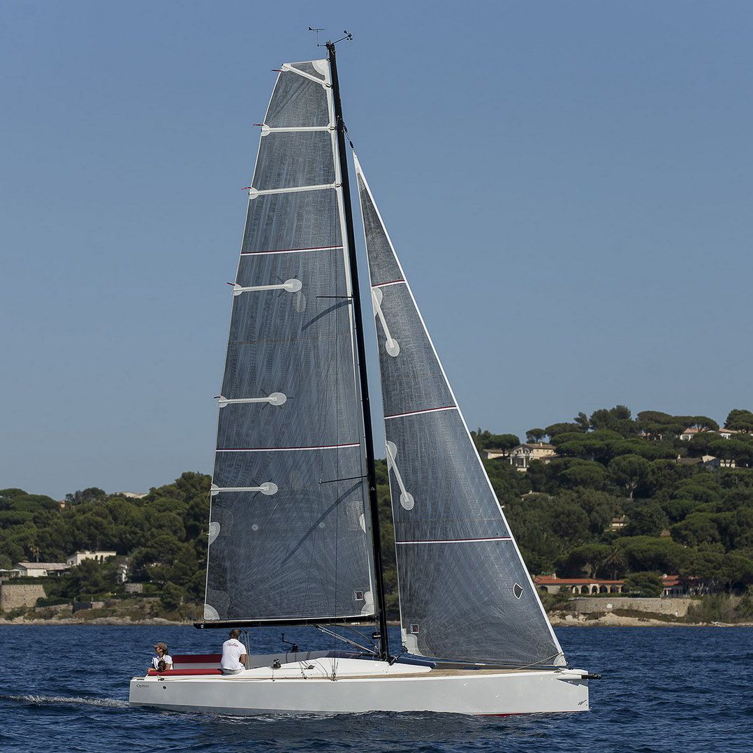 Day-sailer - OPTIO - Wauquiez - racing / 1-cabin / lifting keel