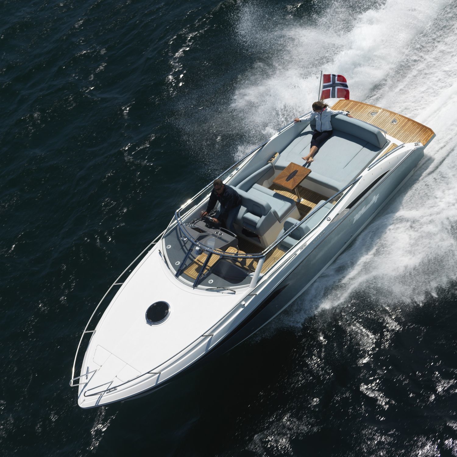 Inboard express cruiser - 32Grand Zonda - Windy - twin-engine / open ...