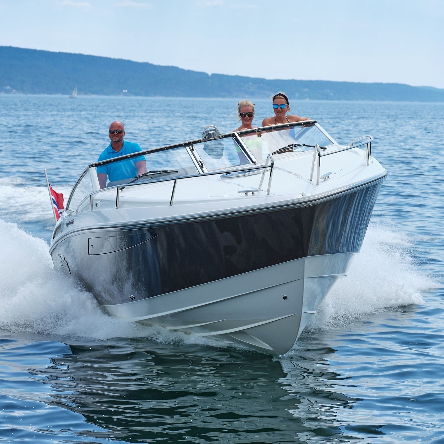 Inboard express cruiser - 32Grand ZondaRS - Windy - twin-engine / open ...