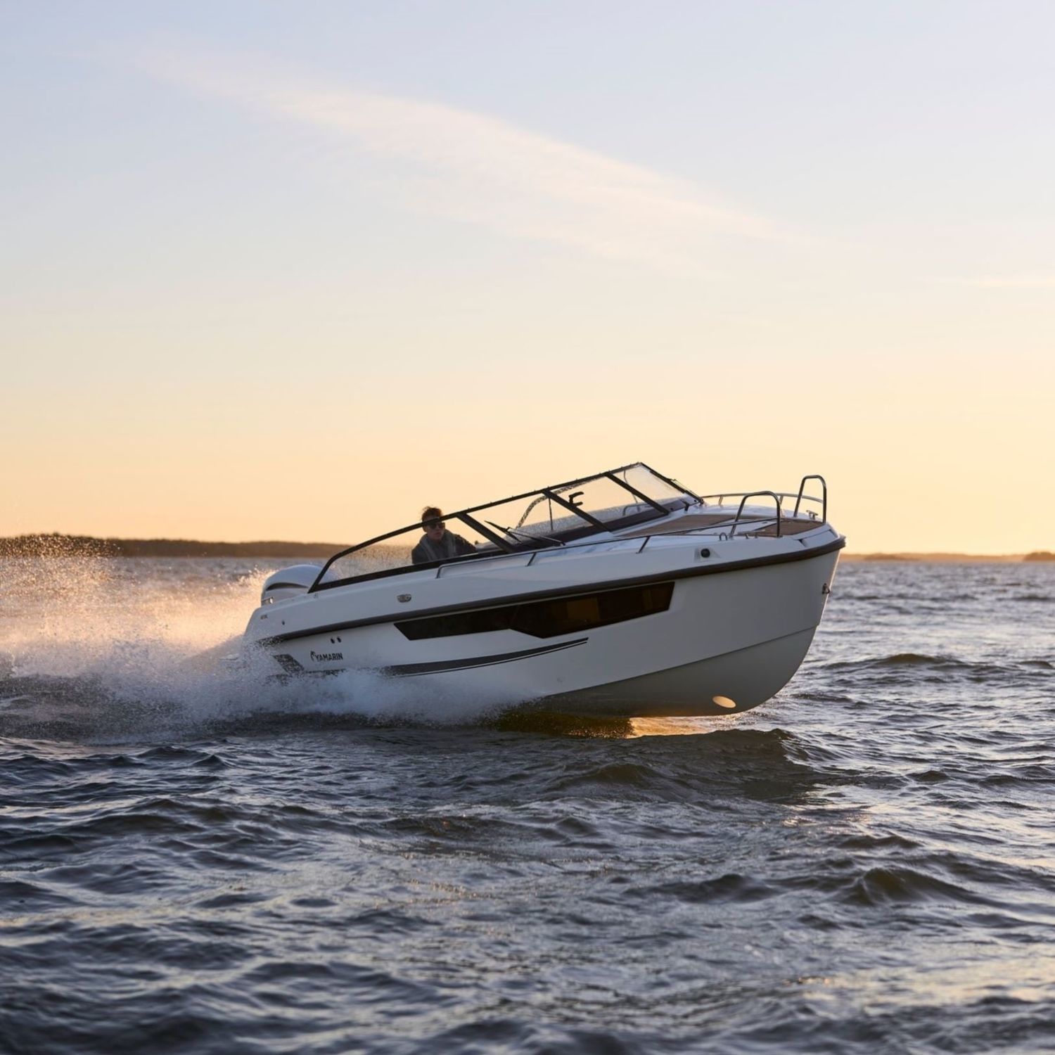 Outboard cabin cruiser - 67 DC - Yamarin - open / dual-console / 8 ...