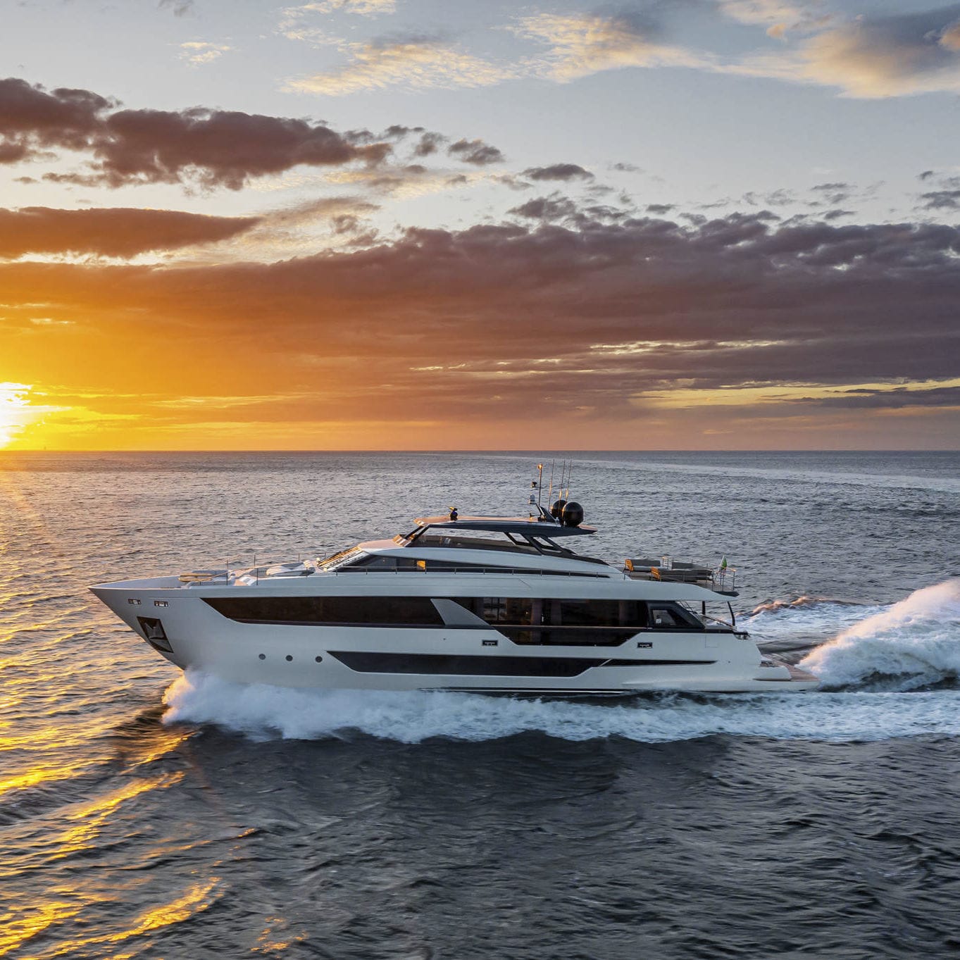 Cruising motor yacht - 1000 - Ferretti Yachts - flybridge