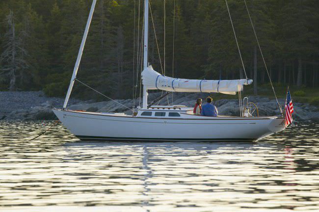 Classic sailboat - M36 - Morris Yachts - daysailer / center cockpit / 1 ...