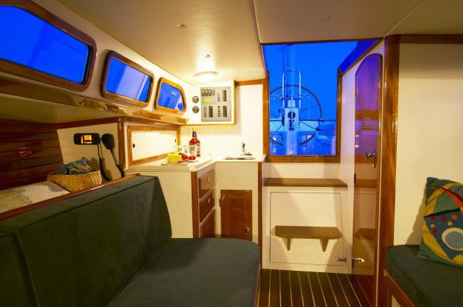 Classic sailboat - M36 - Morris Yachts - daysailer / center cockpit / 1 ...