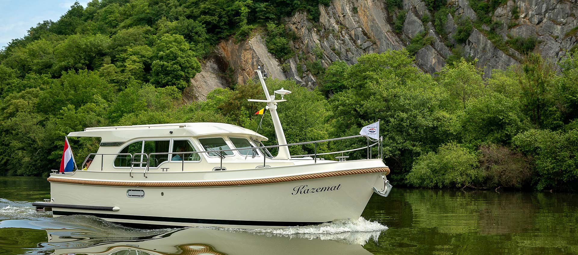 Inboard express cruiser - Grand Sturdy 30.0 Sedan - Linssen Yachts B.V ...
