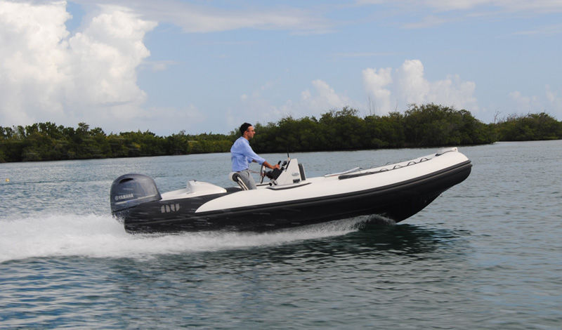 Outboard inflatable boat - Como 18 - Novurania - rigid / center console ...