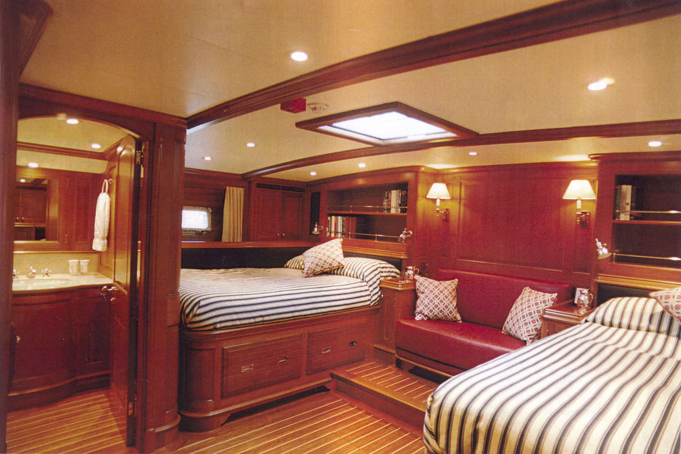 Cruising sailing super-yacht - BEAGLE V - Pendennis - open transom ...