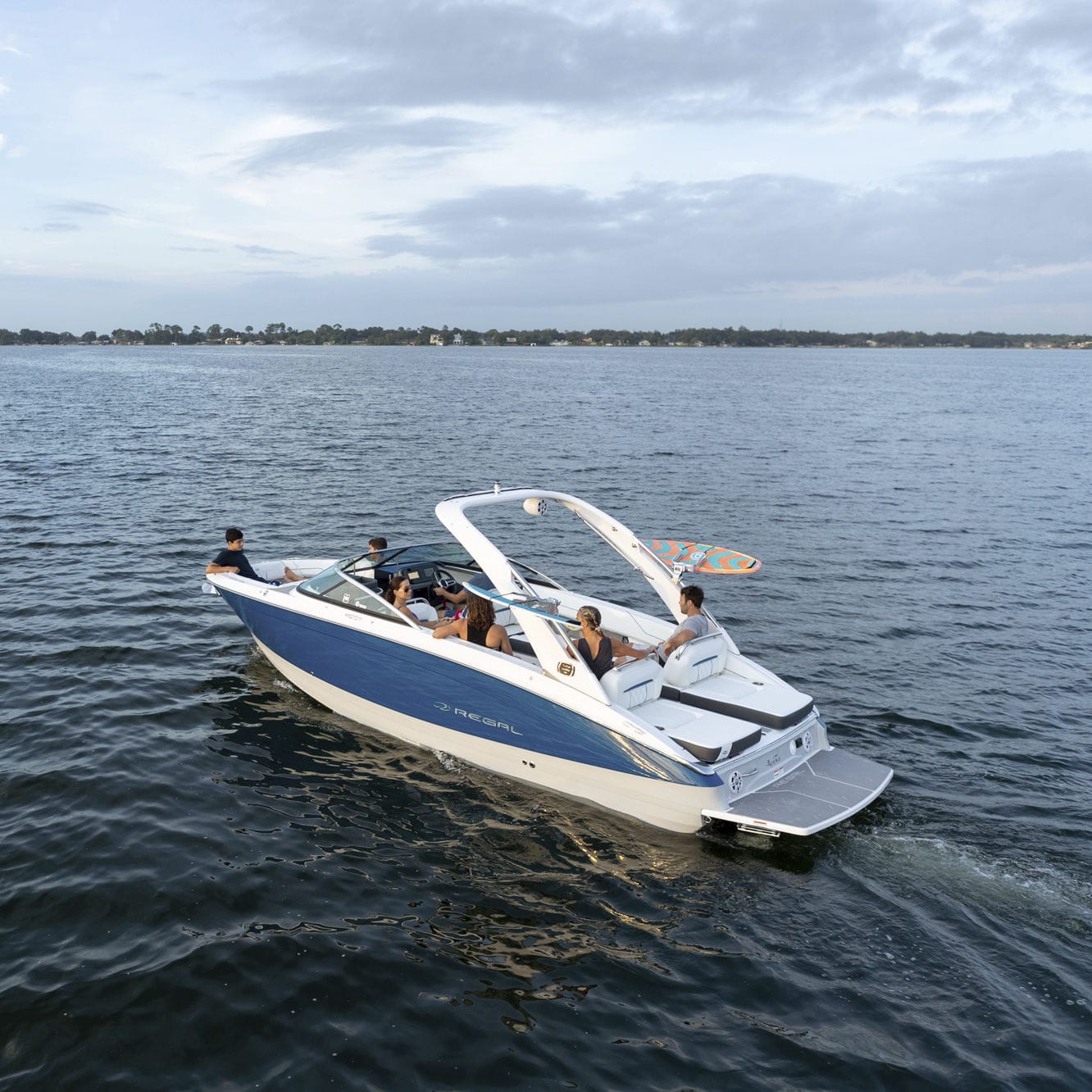 Inboard runabout - LS6 SURF - Regal - dual-console / ski / sport