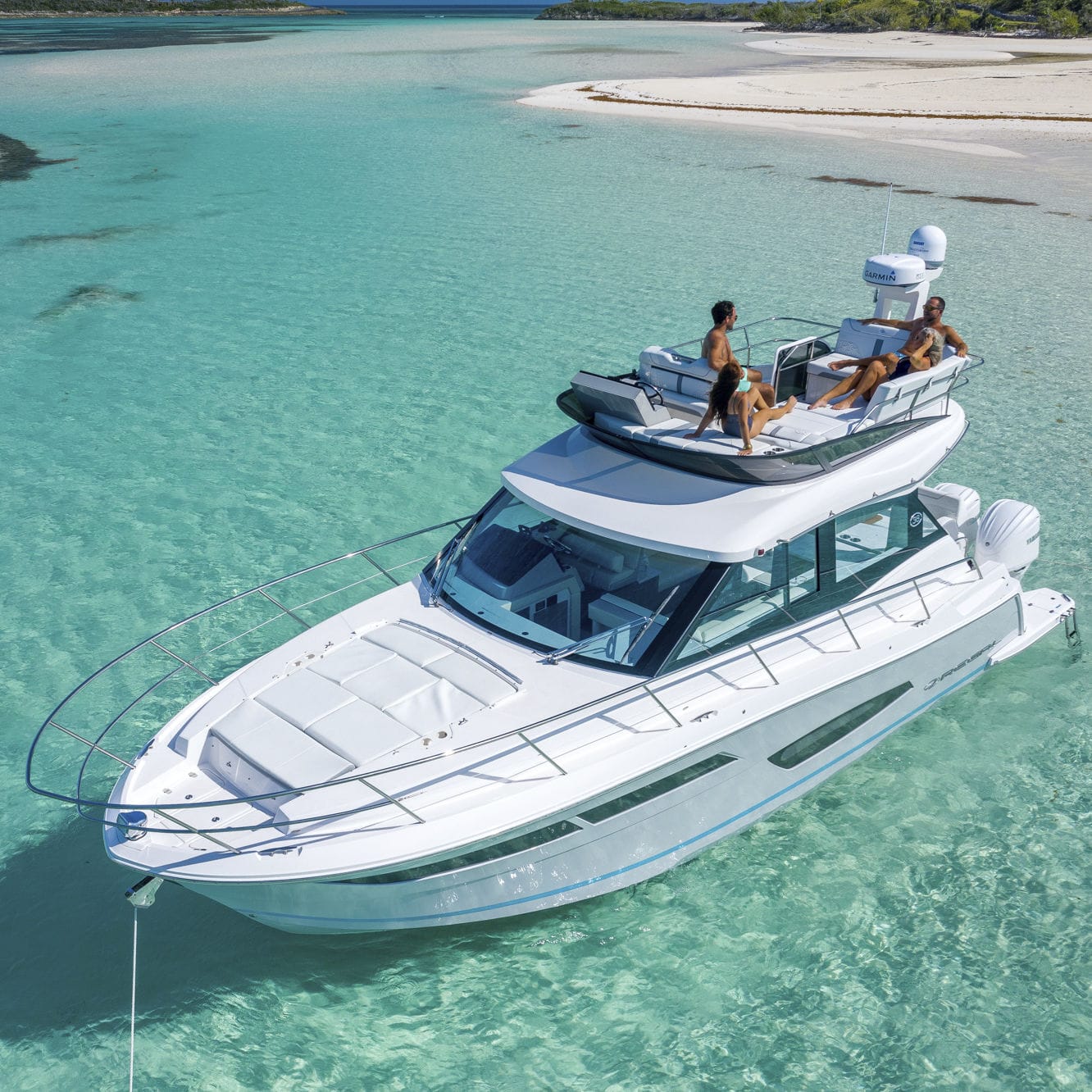 Outboard express cruiser - 38 FXO - Regal - triple-engine / flybridge ...