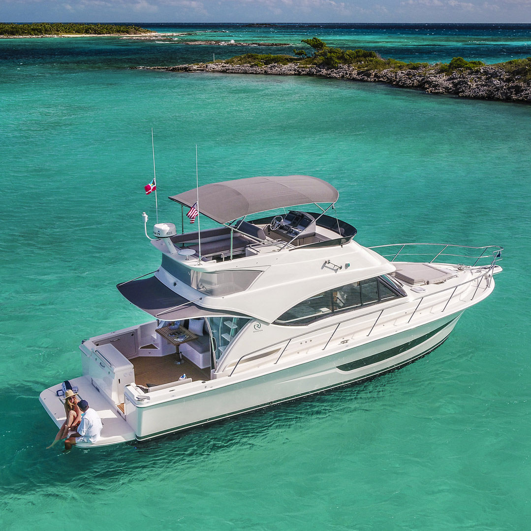 IPS POD express cruiser - 39 - Riviera - diesel / twin-engine / planing ...