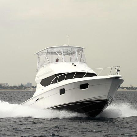 Inboard express cruiser - 43 - Silverton - diesel / twin-engine / flybridge