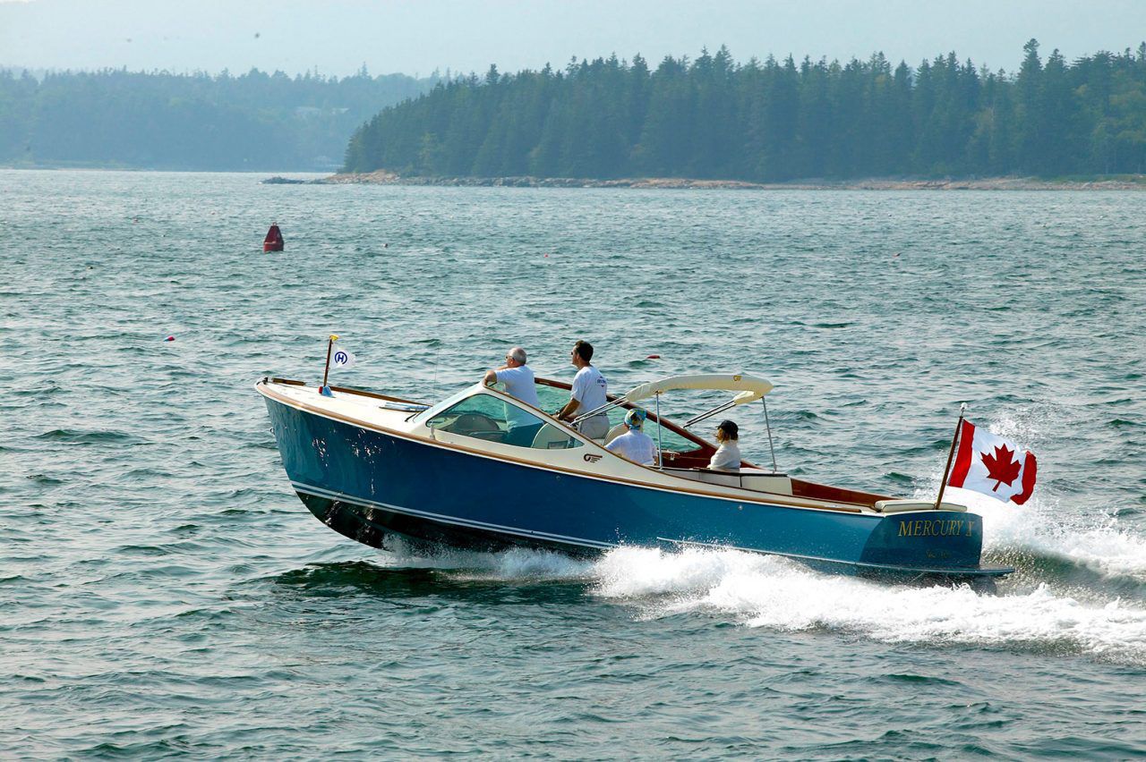 Hydro-jet runabout / dual-console - 29 - Hinckley