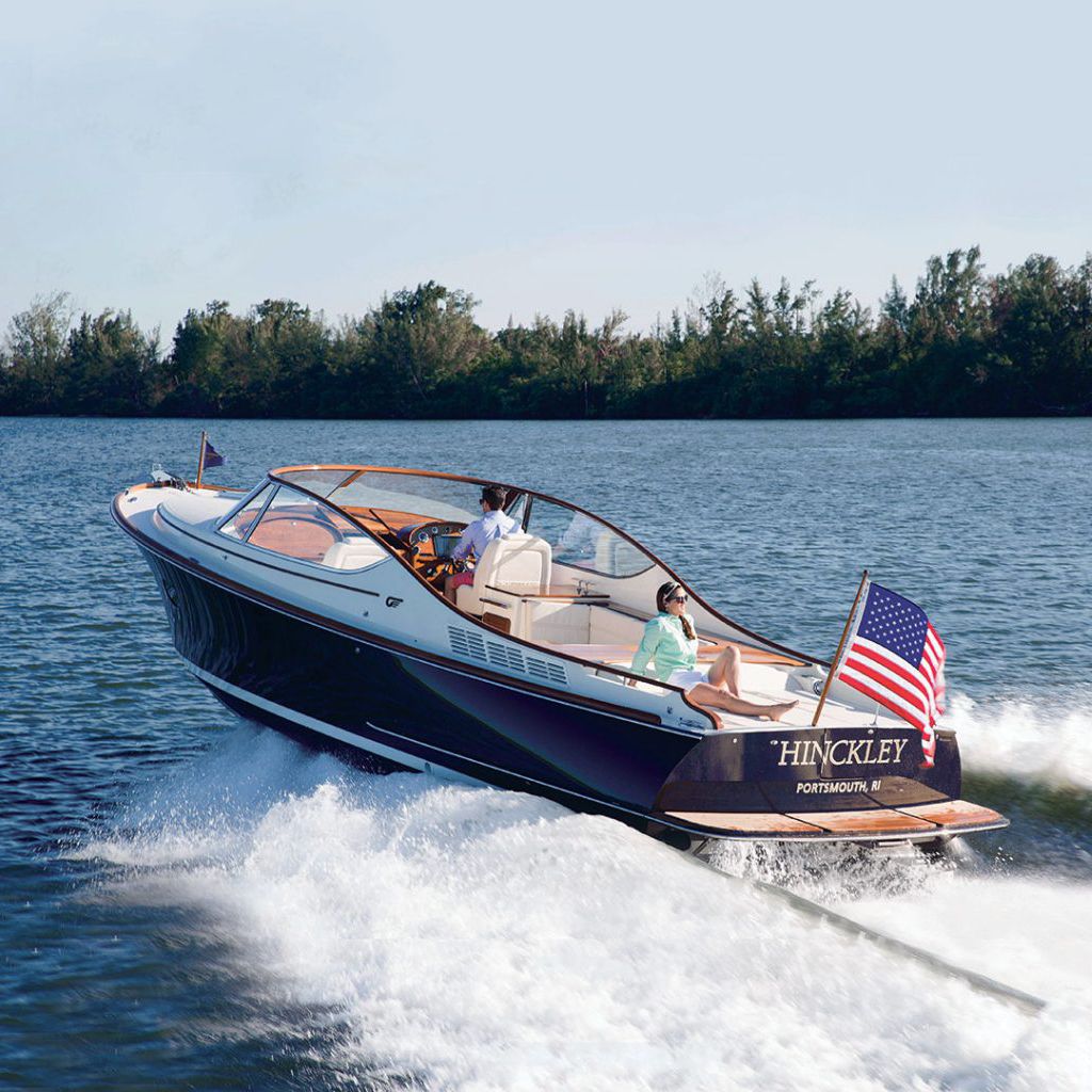 Hydro-jet runabout - 34 - Hinckley - dual-console / with cabin