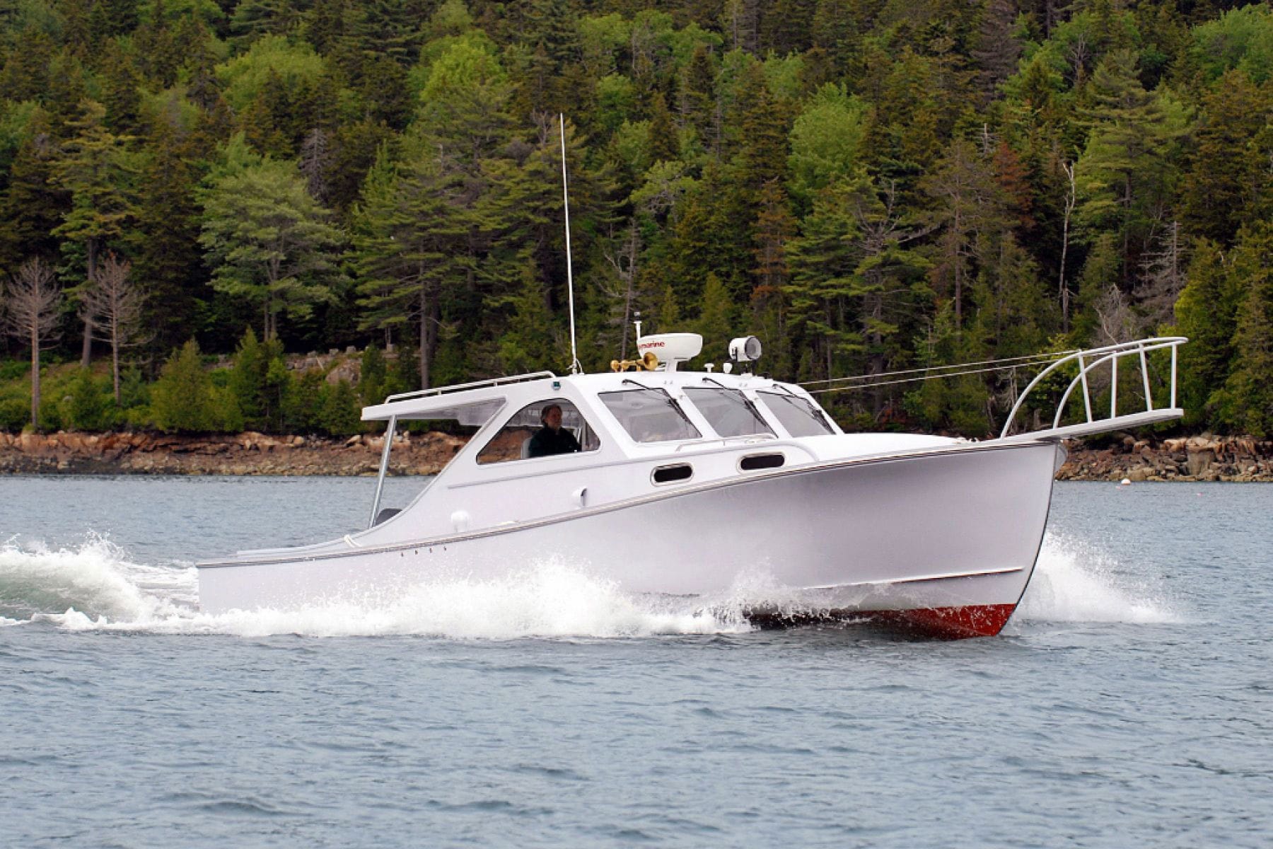 Inboard express cruiser - PATRIOT - Ellis Boat - diesel / semi ...