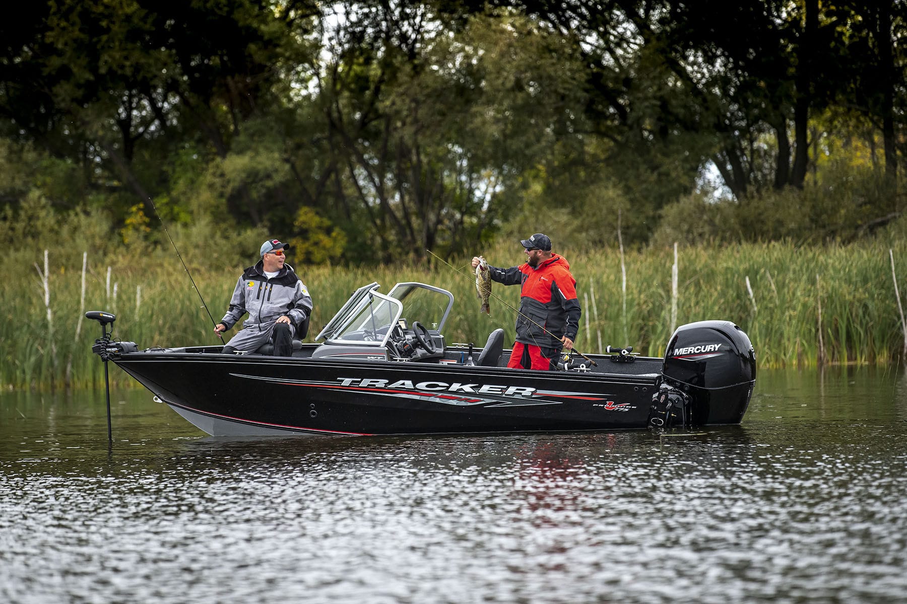 Outboard bass boat - PRO GUIDE™ V-175 WT - Fisher - dual-console / open ...