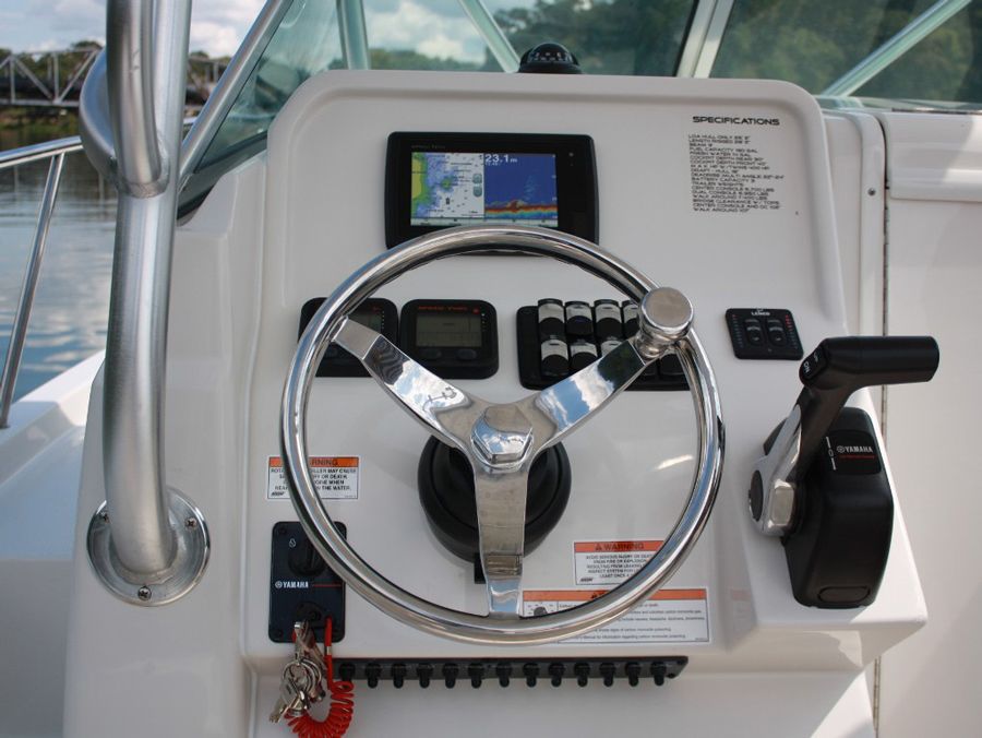 Outboard walkaround - 220 WAC - Sailfish - center console / sport ...
