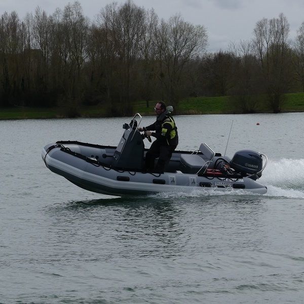 Professional rescue boat - 380 PRORAID - Sillinger - harbor service ...