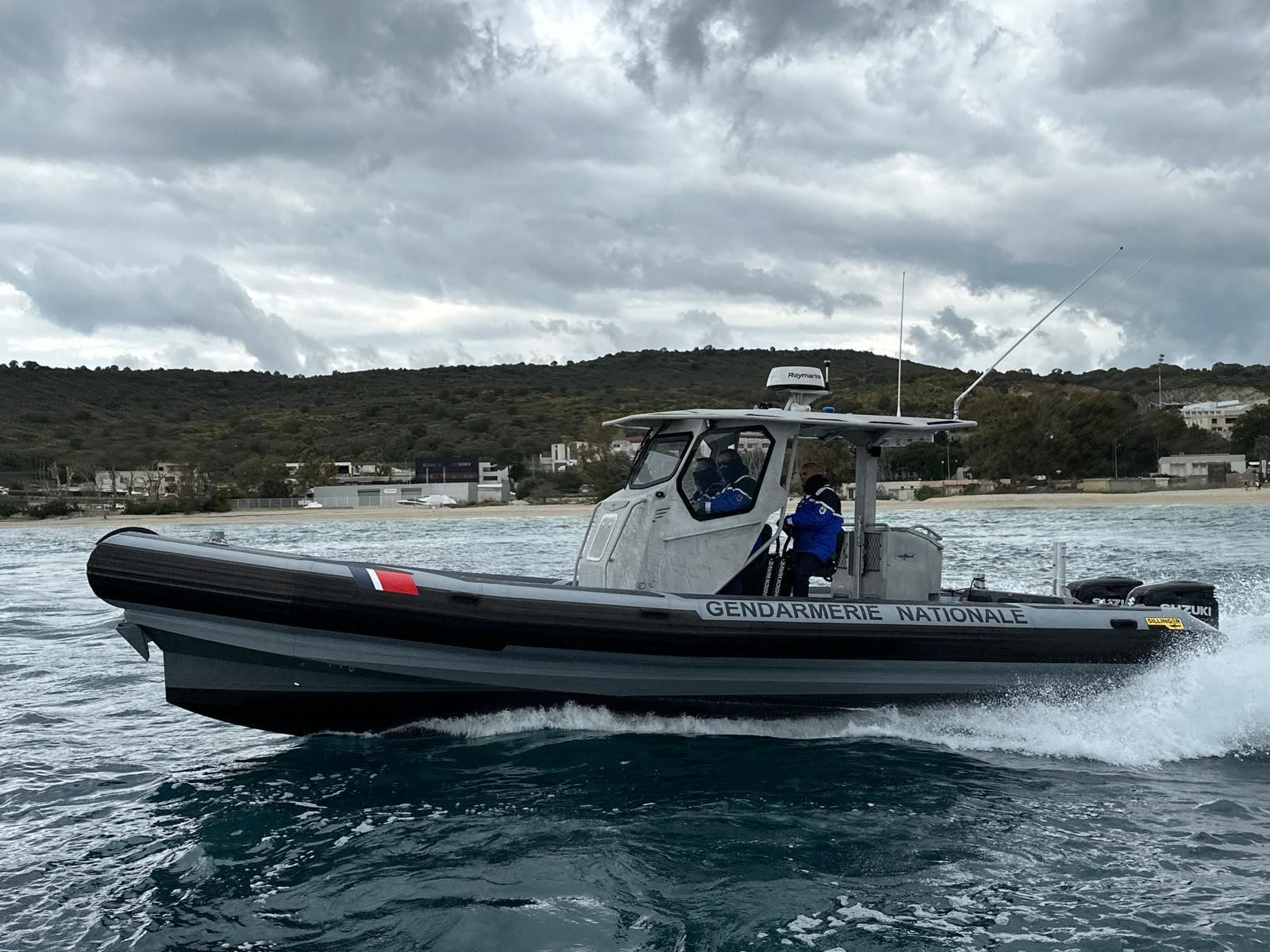 Inboard professional boat - 1000 RAFALE - Sillinger - aluminum ...