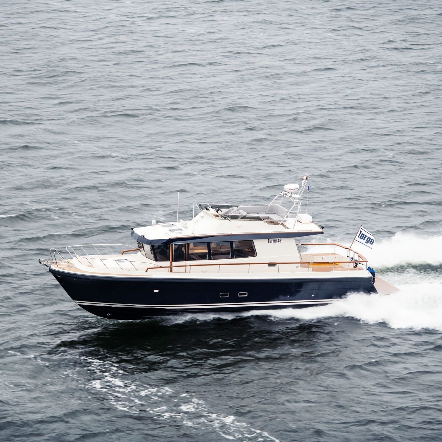 Inboard express cruiser - 46 - Targa - twin-engine / flybridge / offshore
