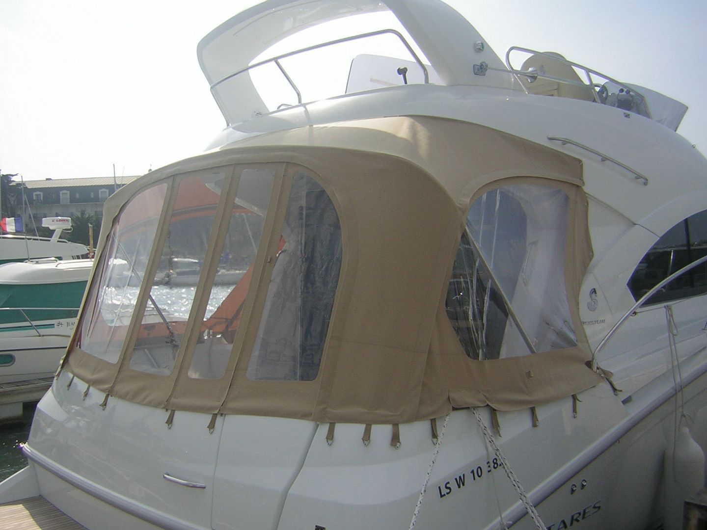 Power boat cockpit enclosure - NVequipment