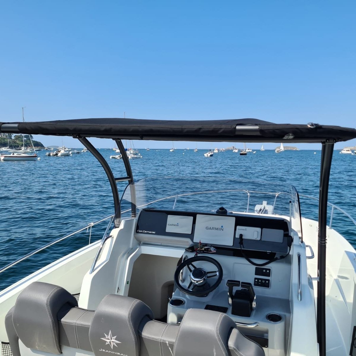 Inflatable boat Bimini top - Powder-coasted - NVequipment - cockpit ...