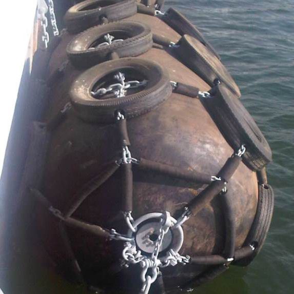 Ships fender - Trelleborg Marine and Infrastructure - port / pier ...