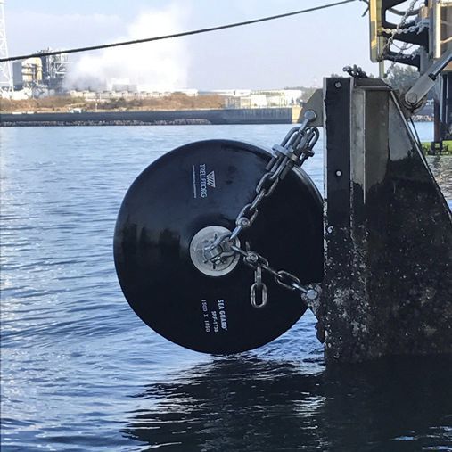 Harbor fender - SeaGuard - Trelleborg Marine and Infrastructure - pier ...